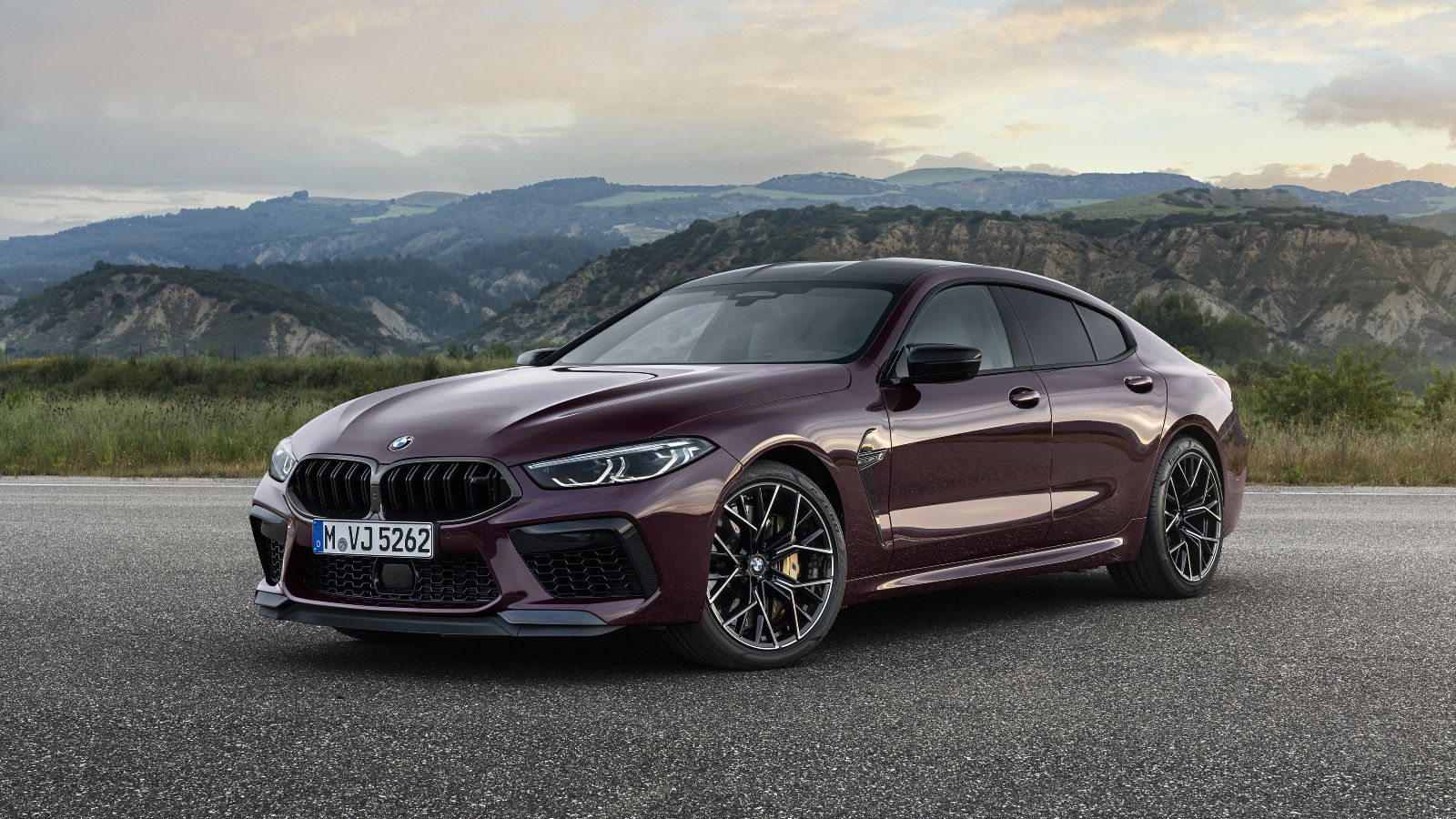 BMW M8 Grand Coupe - Deluxe Chicago Limo